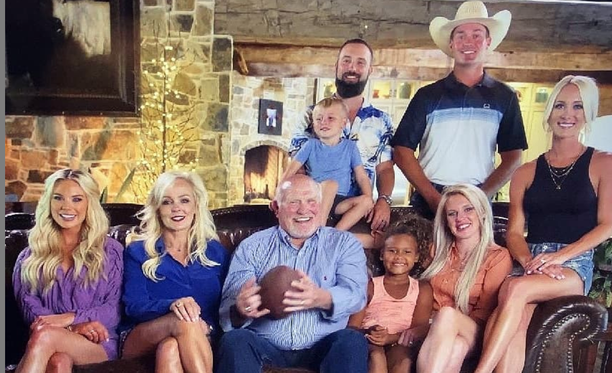 Terry Bradshaw's Grandchildren: All 4 Names, Ages & 2026 Updates ...
